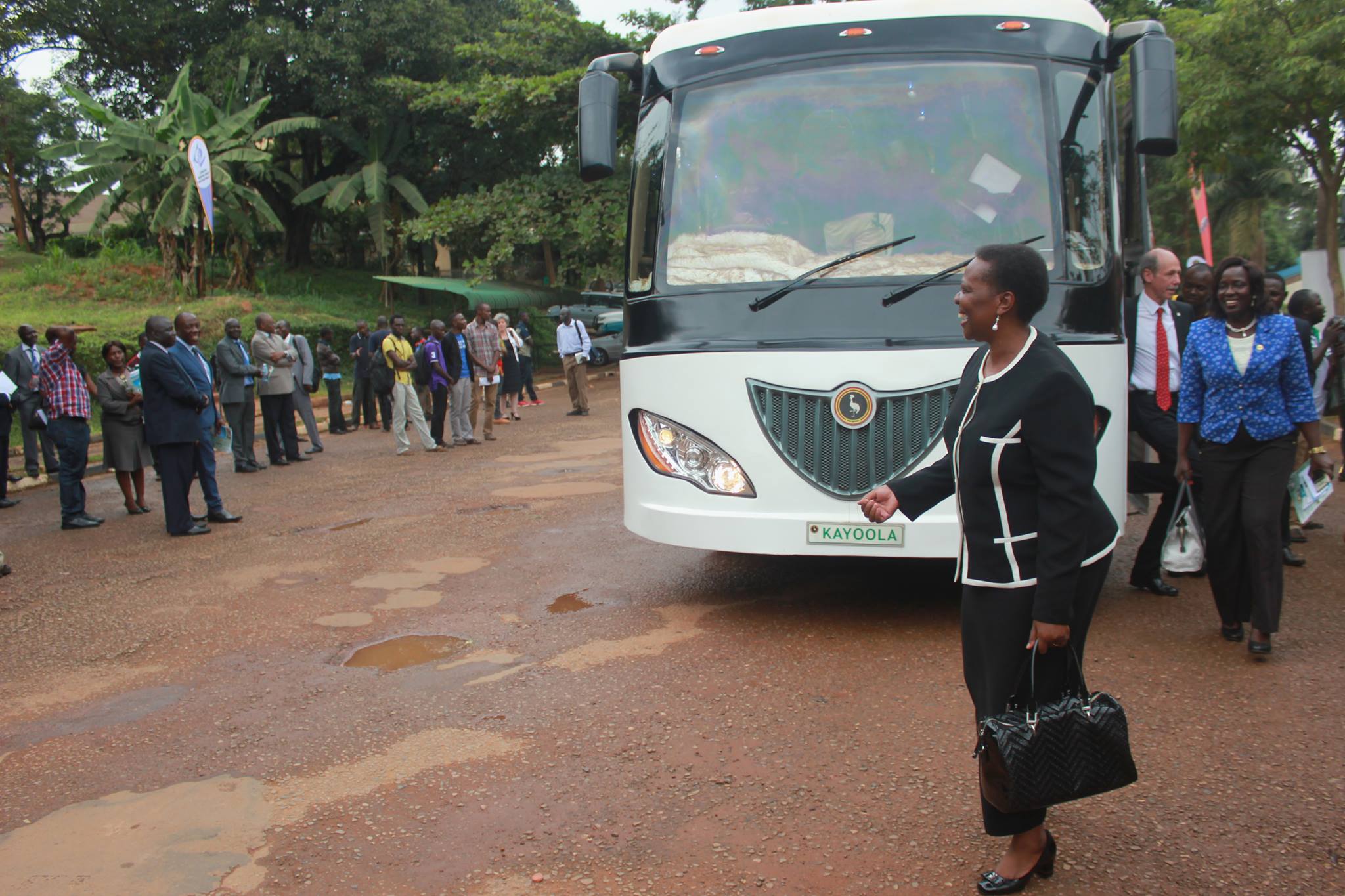 [Photos] Kayoola Solar Bus Drive Excites Minister - Campus Bee