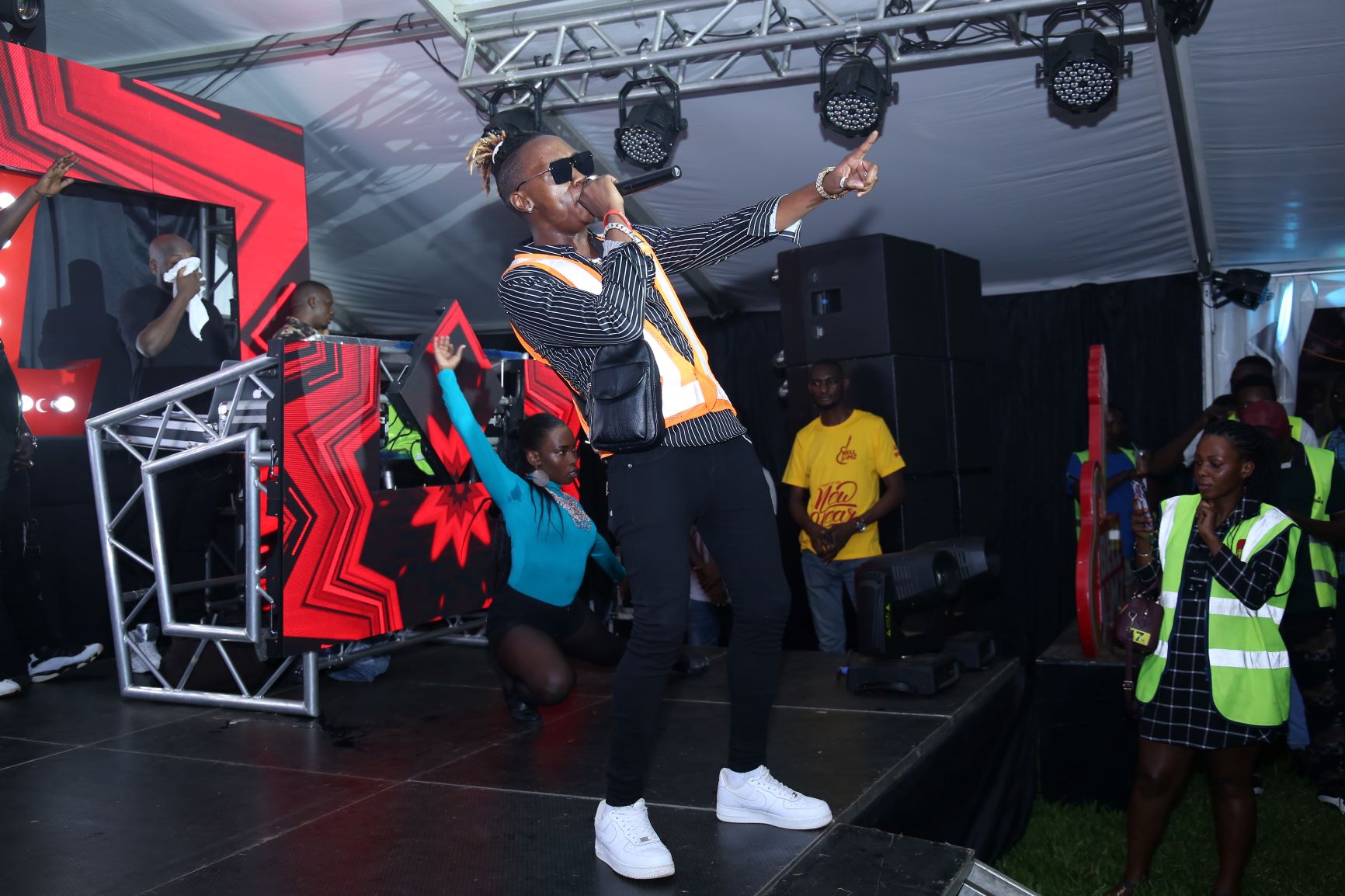 Bennie Gunter, Fefe Busi thrill revelers at UBL beginning of year party ...