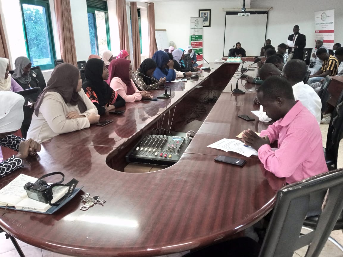 IUIU Awards Bright Students - Campus Bee