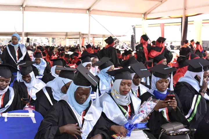 Over 2000 IUIU Students Graduate in 30th Ceremony - Campus Bee